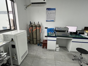 Argon gas purifier for spectrometer